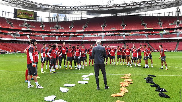 Arsenal training at Emirates Stadium for the first time before the ...