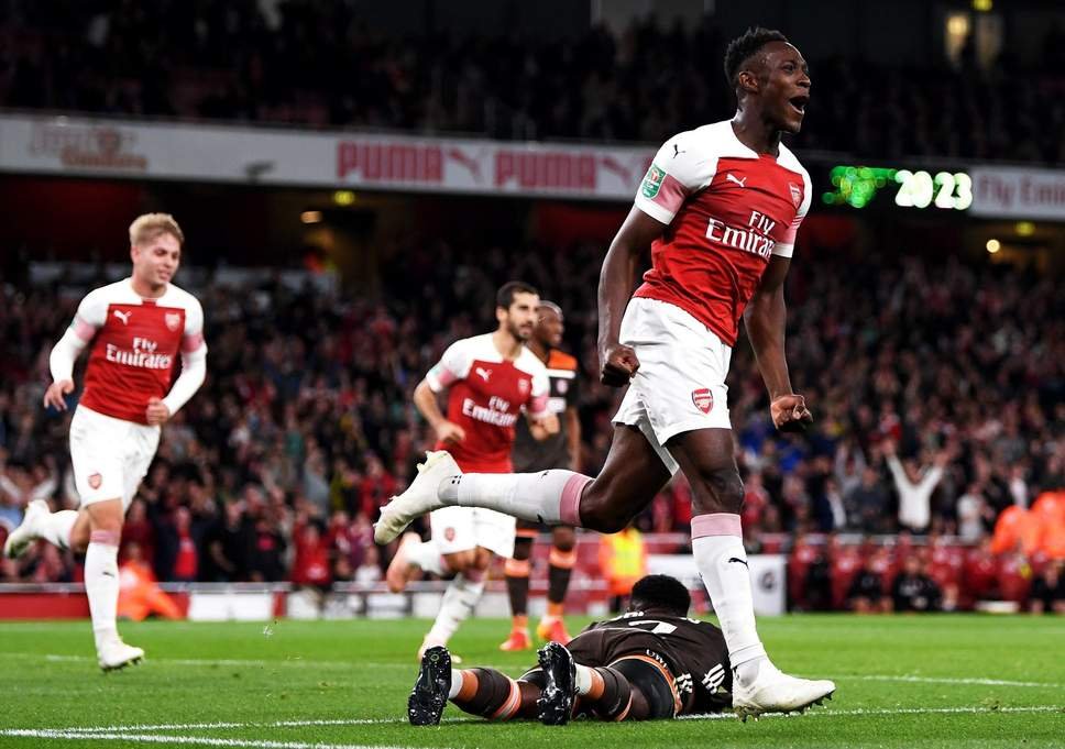 Arsenal should definitely try to sign up Danny Welbeck on long term deal