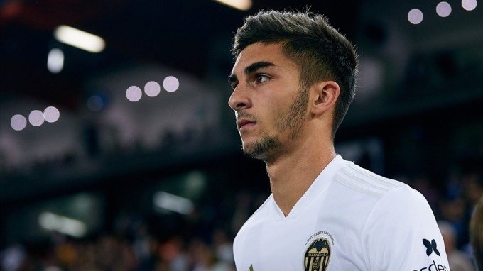 Arsenal considering £25 million bid for Ferran Torres